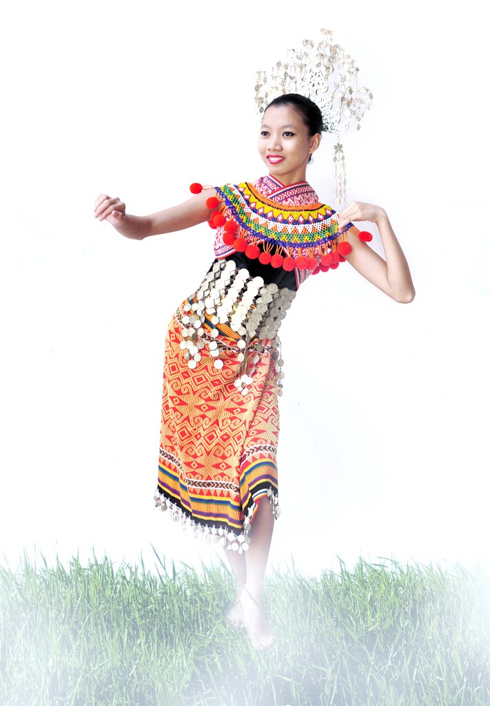 The Rundown On Traditional Outfit For Women Of Iban Community, 'Ngepan ...